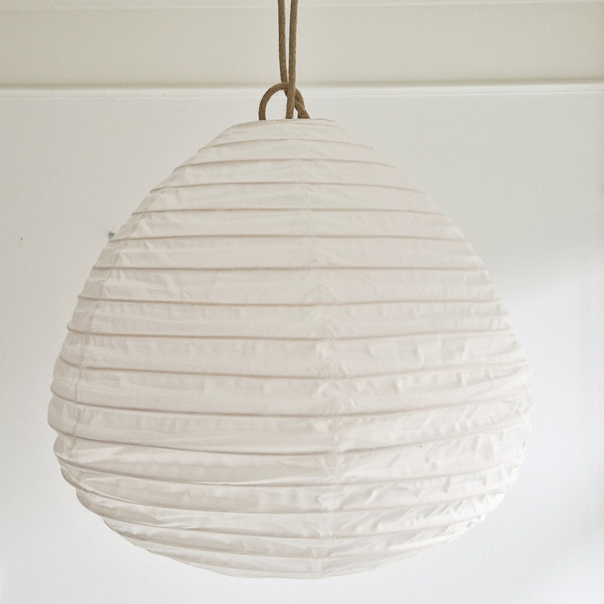 Witte Katoenen Lampion Lamp | Minimalistische Hanglamp | bybliss.nl ...